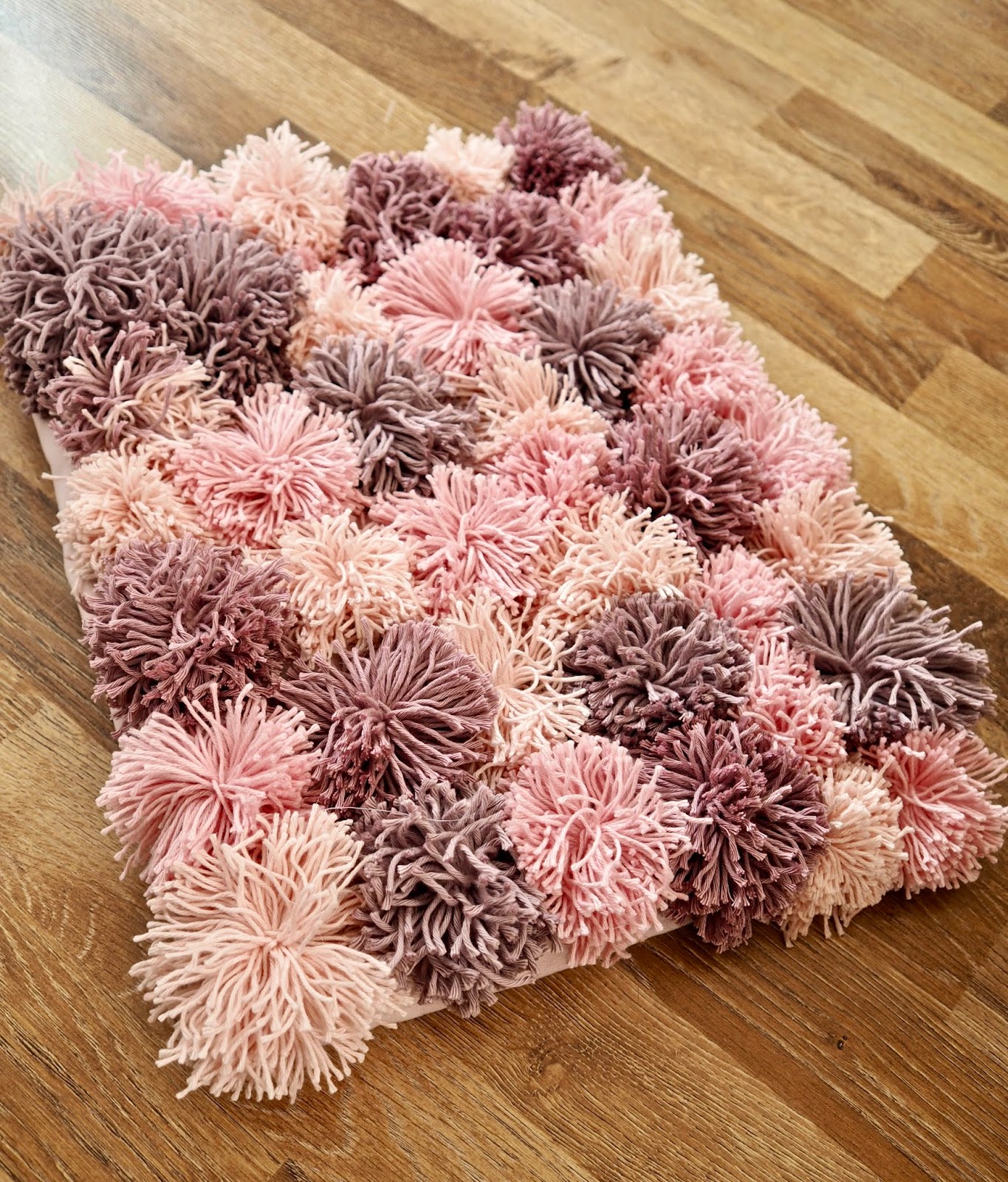 Pom Pom cushion DIY - Dainty Dress Diaries