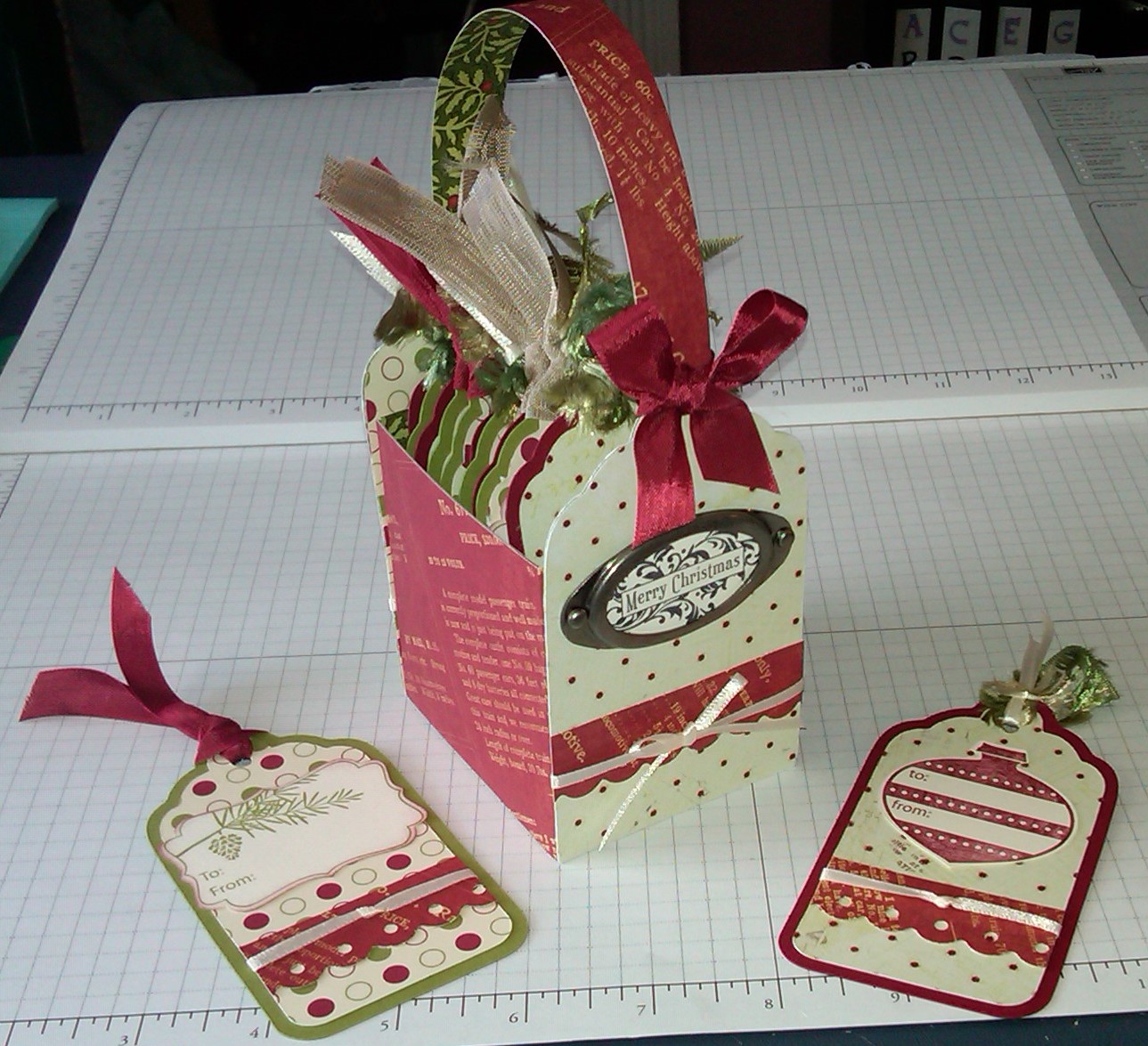 SweetSassyDiva: Gift Tag Box!