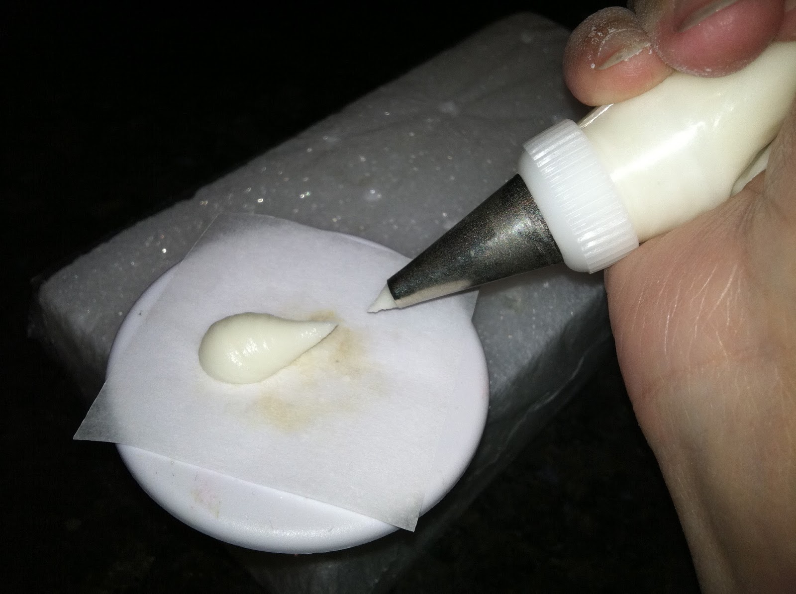 The Iced Queen: Royal Icing Bird in a Nest