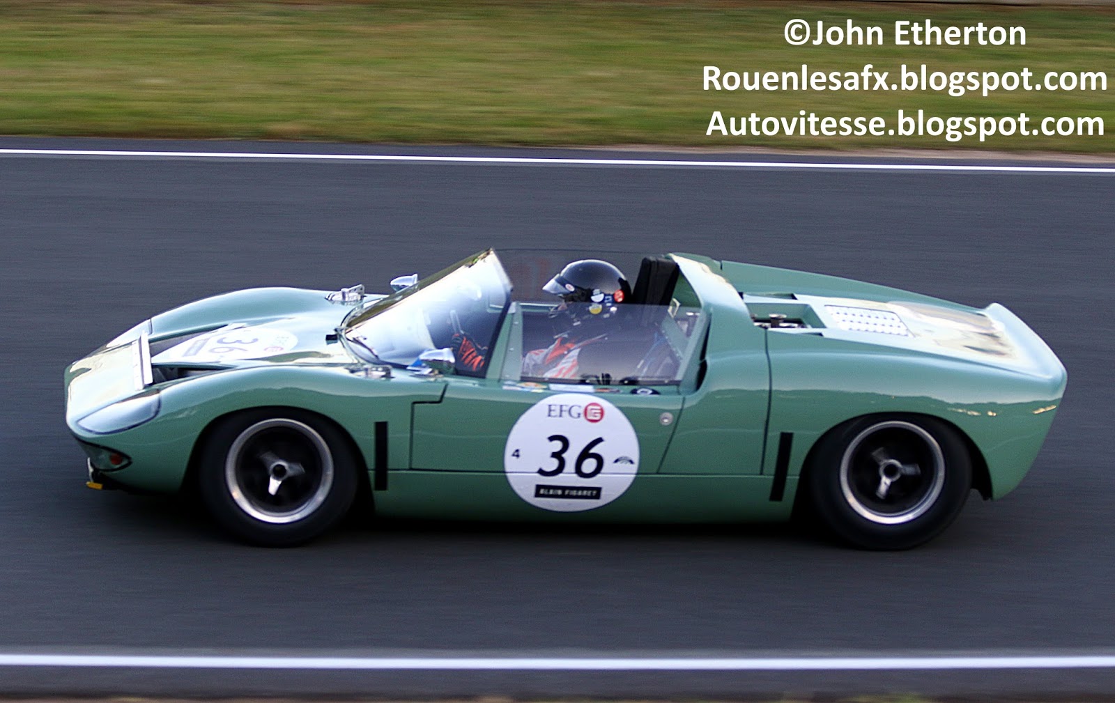 Auto Vitesse: 1965 Ford GT40 Roadster