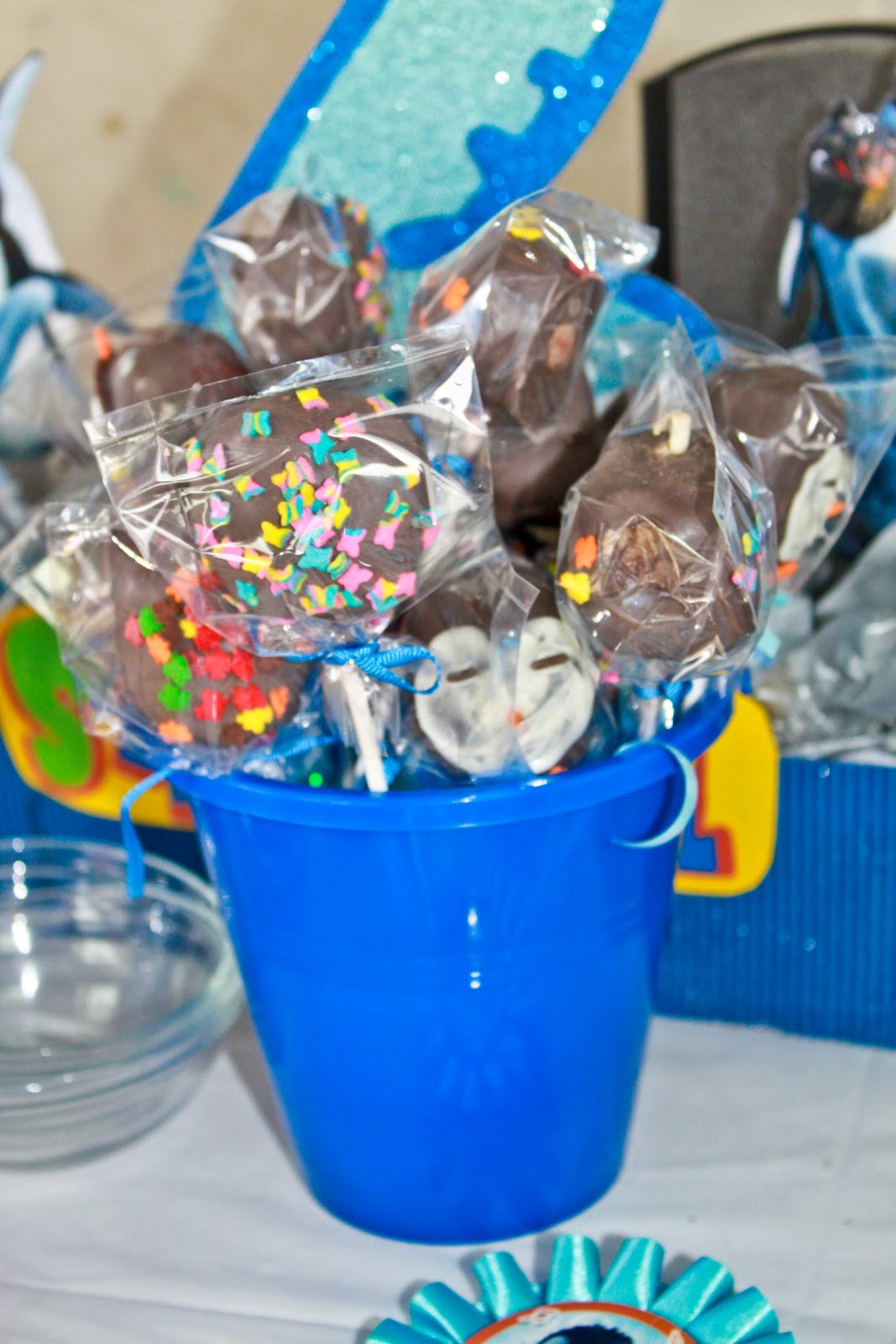 Anfitrionas a lo Maximo: Party Planning with a Latin Flair: "Happy Feet ...