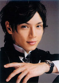 Me n my Life: Hiro-kun menikaaaahhh...tidaaakkkk..!!T___T *nangis darah*