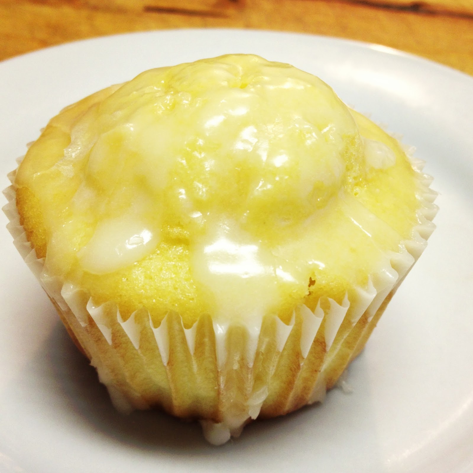 Tracy Cooks in Austin: Quick and easy vanilla cupcakes