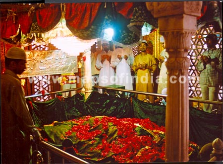 JooooooZia: Popularizing the Dargah Culture In India
