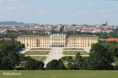 Hääräämö: Schönbrunnin linna ja puutarha Wienissä