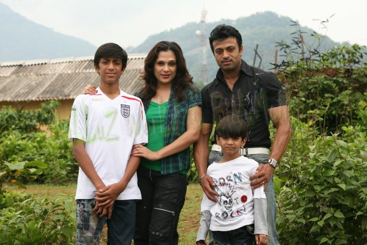 MalluZ WorLd: AcToR RiYaZ KhaN FaMilY AlBuM
