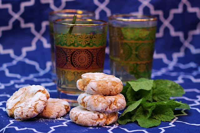 Three Bears Melbourne: Macaroon vs Macaron: Moroccan Almond Macaroons