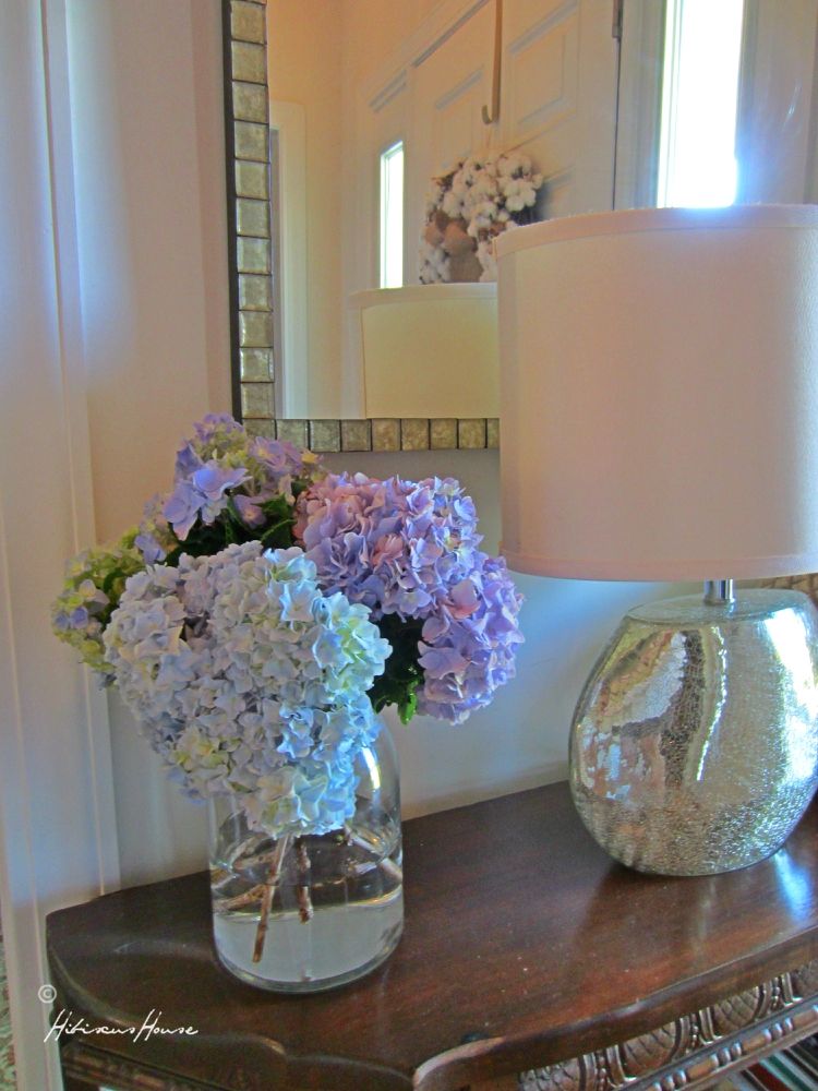 Hibiscus House: Arranging Beautiful Hydrangeas!