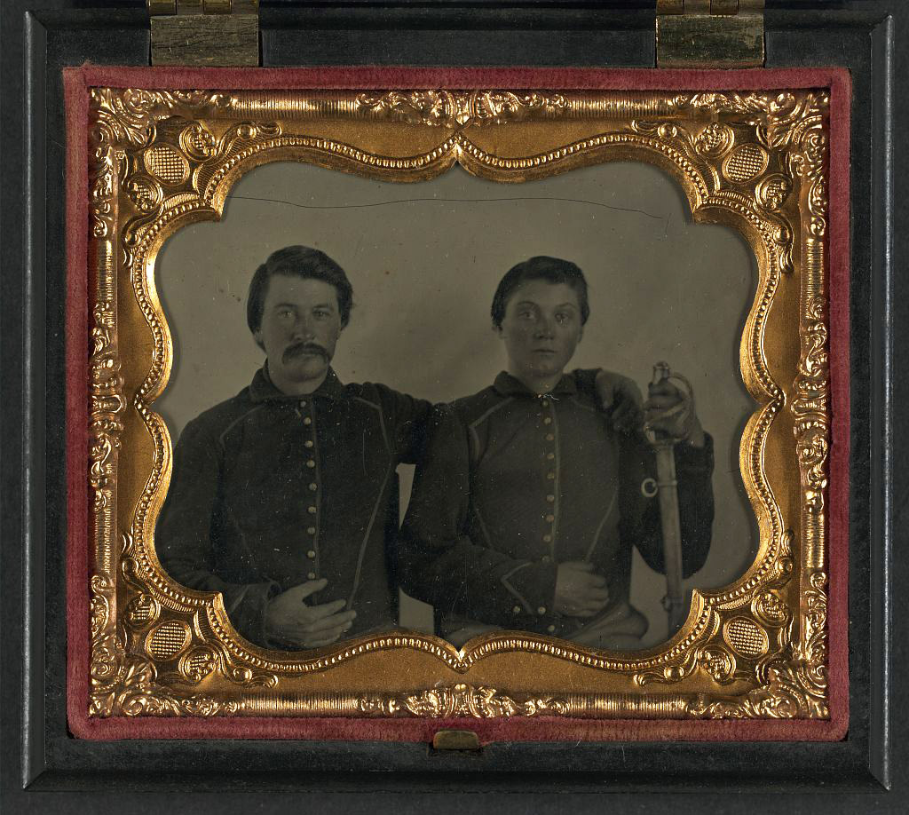 24 Rare Studio Portraits of Union and Confederate Soldiers With Their ...