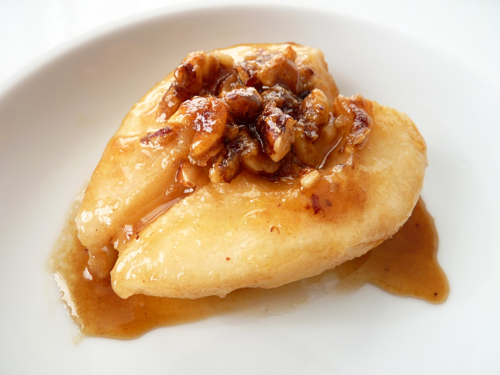 :pastry studio: Hazelnut-Stuffed Pears with Maple Glaze