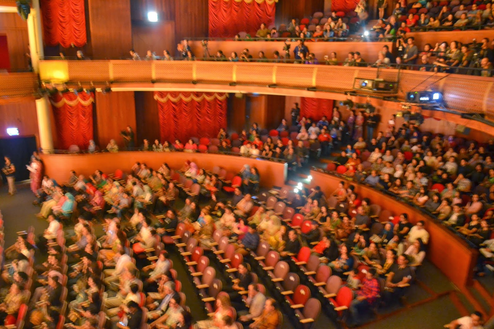 4 Jenis Penonton Teater, Kamu Masuk yang Mana?