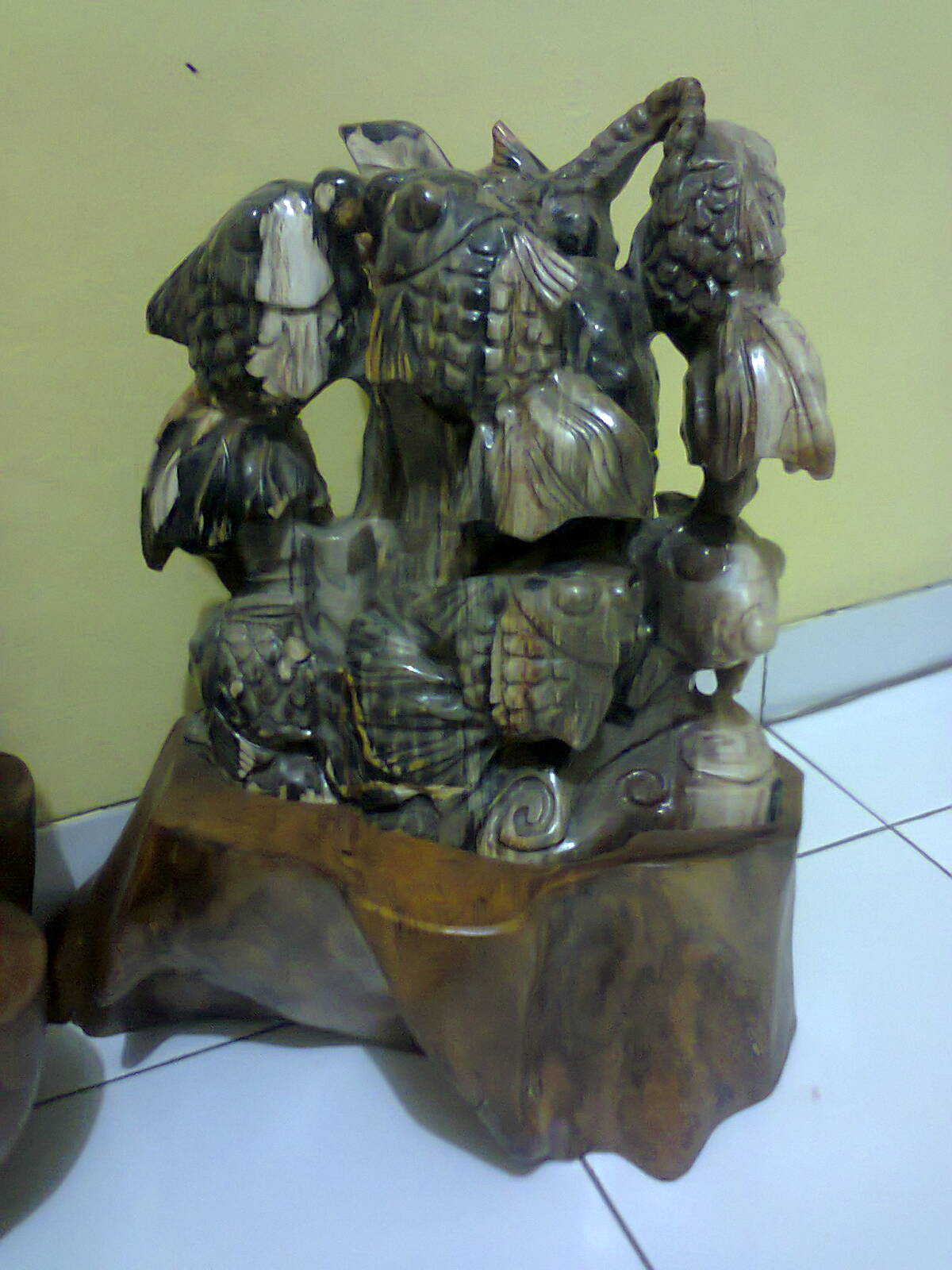 Patung dari bahan baku Fosil Kayu | Kerajinan Marmer Tulungagung