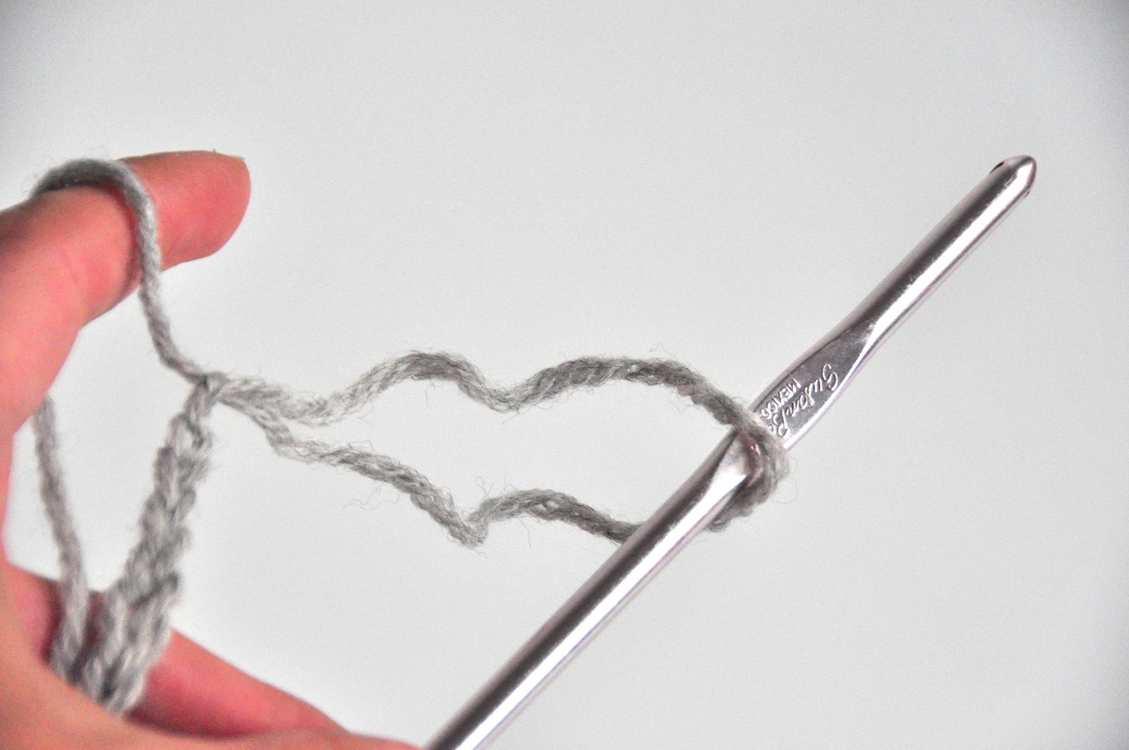 Aesthetic Nest: How to Crochet 3: The Chain Stitch (Tutorial)