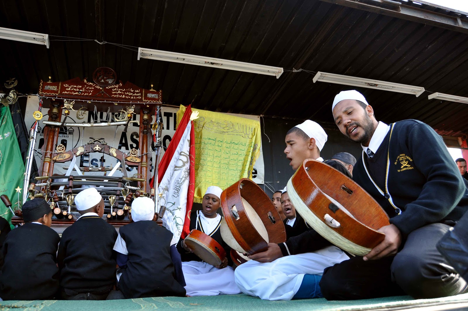 Surfing Behind the Wall: Ratiep