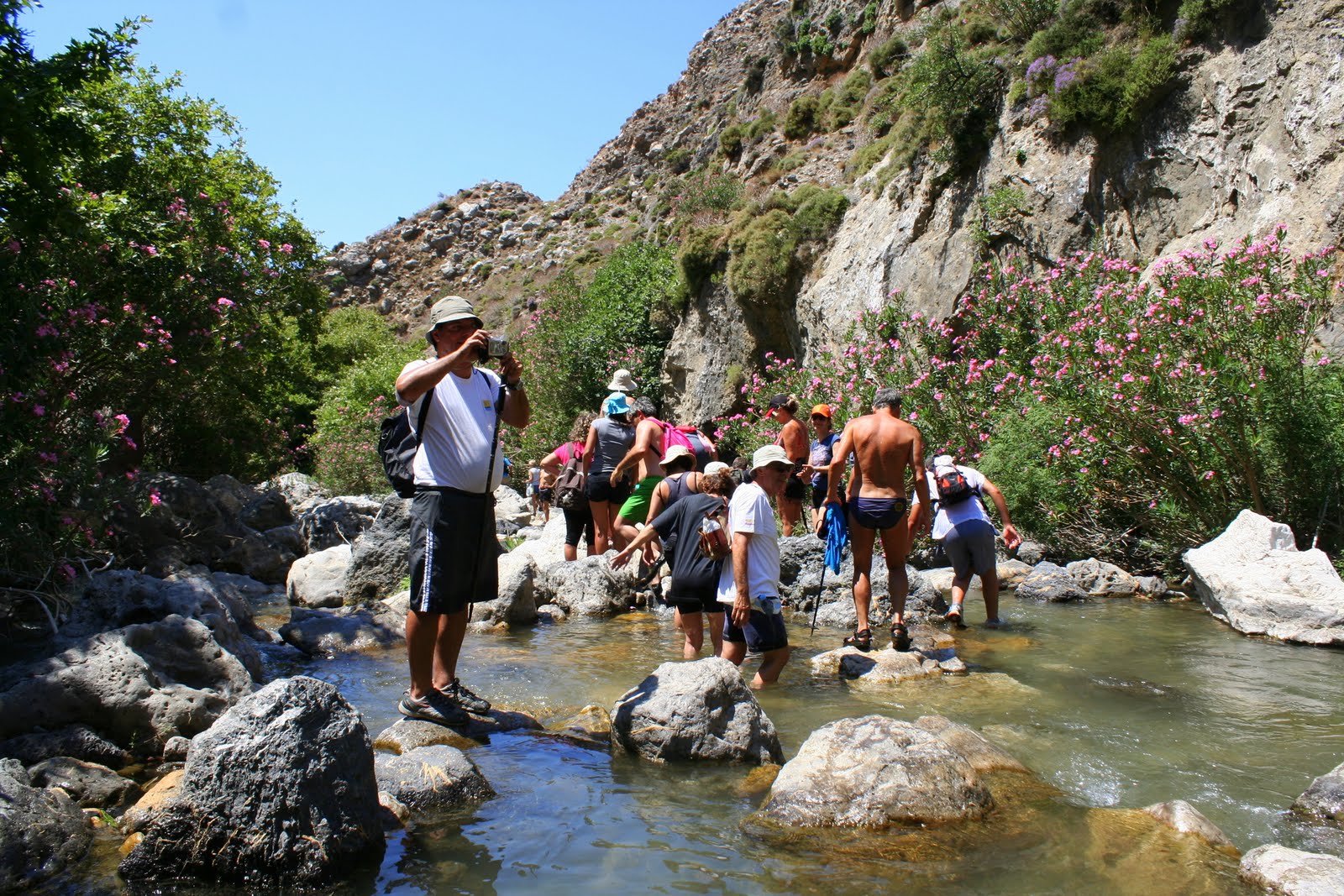 EXPLORE MOUNTAINS: ΚΟΥΡΤΑΛΙΩΤΙΚΟ ΦΑΡΑΓΓΙ (ΜΟΝΗ ΠΡΕΒΕΛΗ)