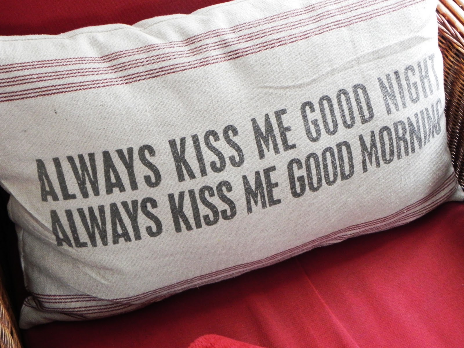 My Sister's Cottage: Decorating With Words