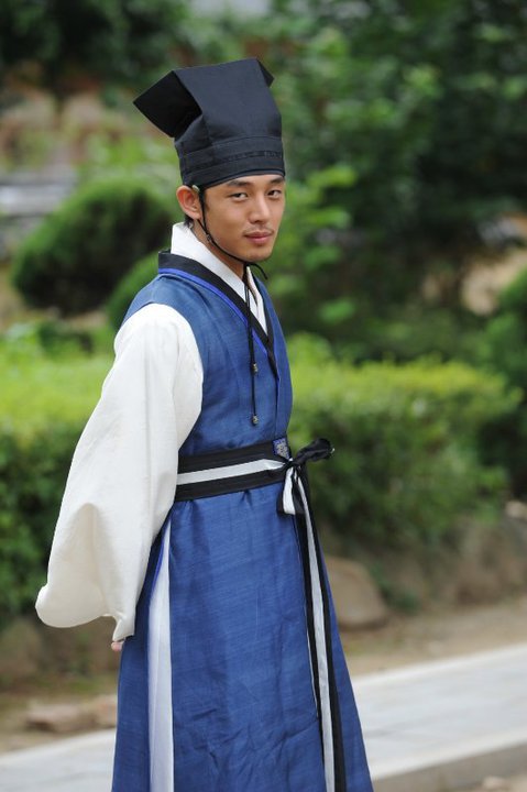 myjanuary25: Yoo Ah In as Moon Jae Shin [Geo Roh]