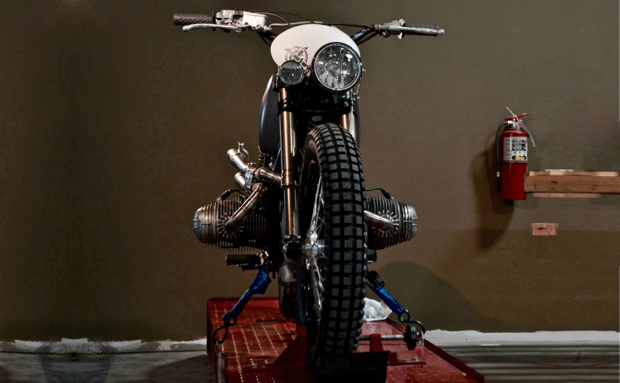 The usual Beemer - Inazuma café racer