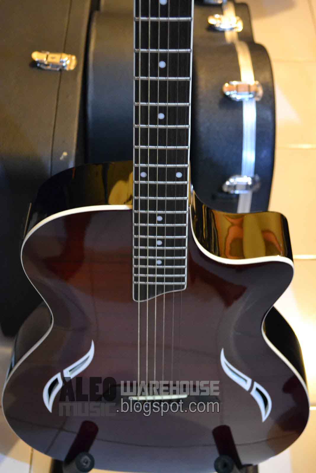 Aleo Music Warehouse: TAYLOR ACOUSTIC RED MAROON CUSTOM