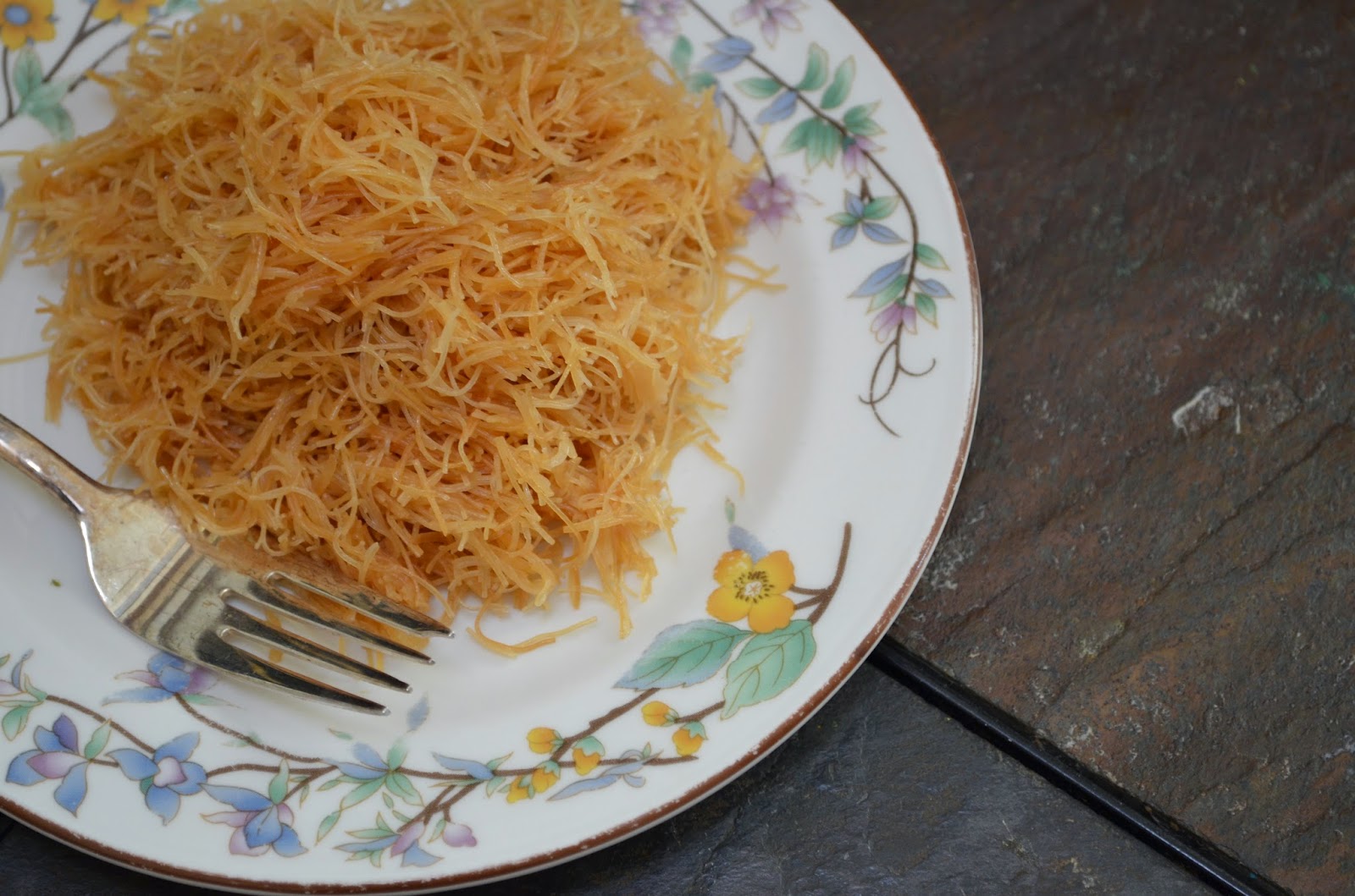 pakistani home cooking: Sweet Vermicelli Sevaiya