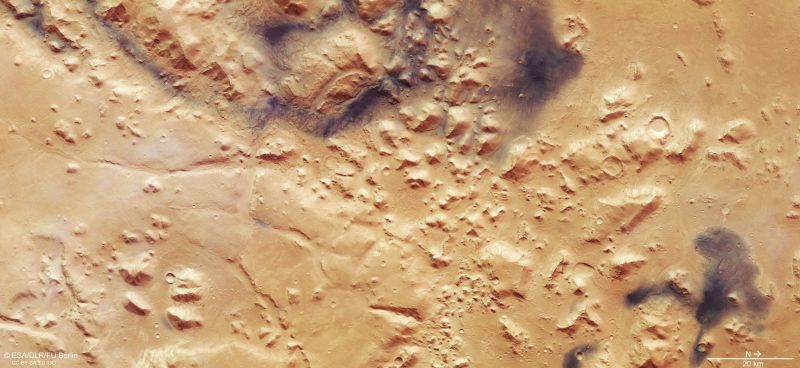ESA has published photos of Mars showing hemispheric dichotomy