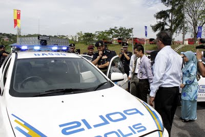 irwanmiswan: proton inspira polis di raja Malaysia