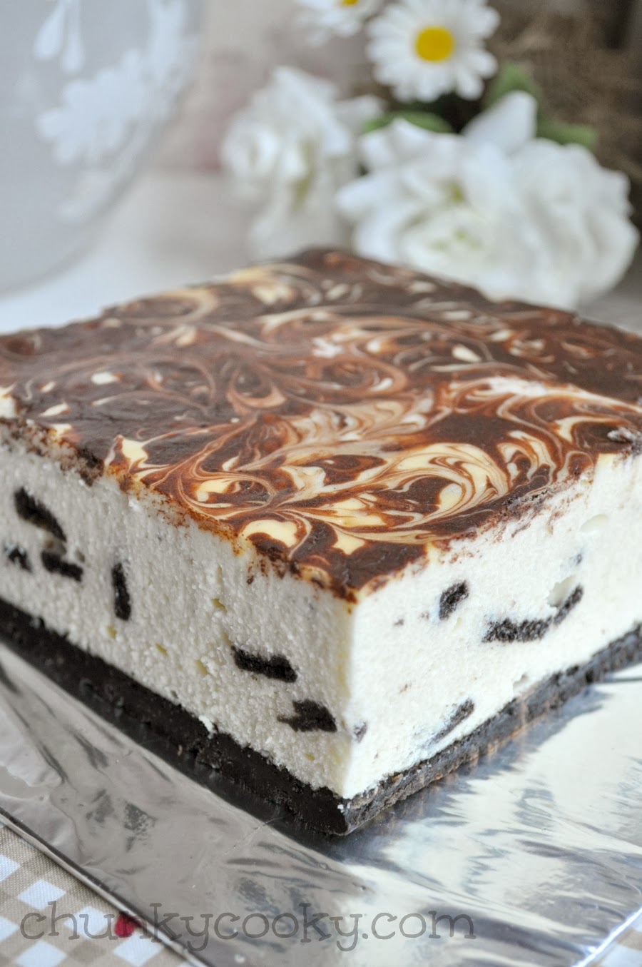 Delicious Kit Kat Oreo Cheesecake ~ GOODIY