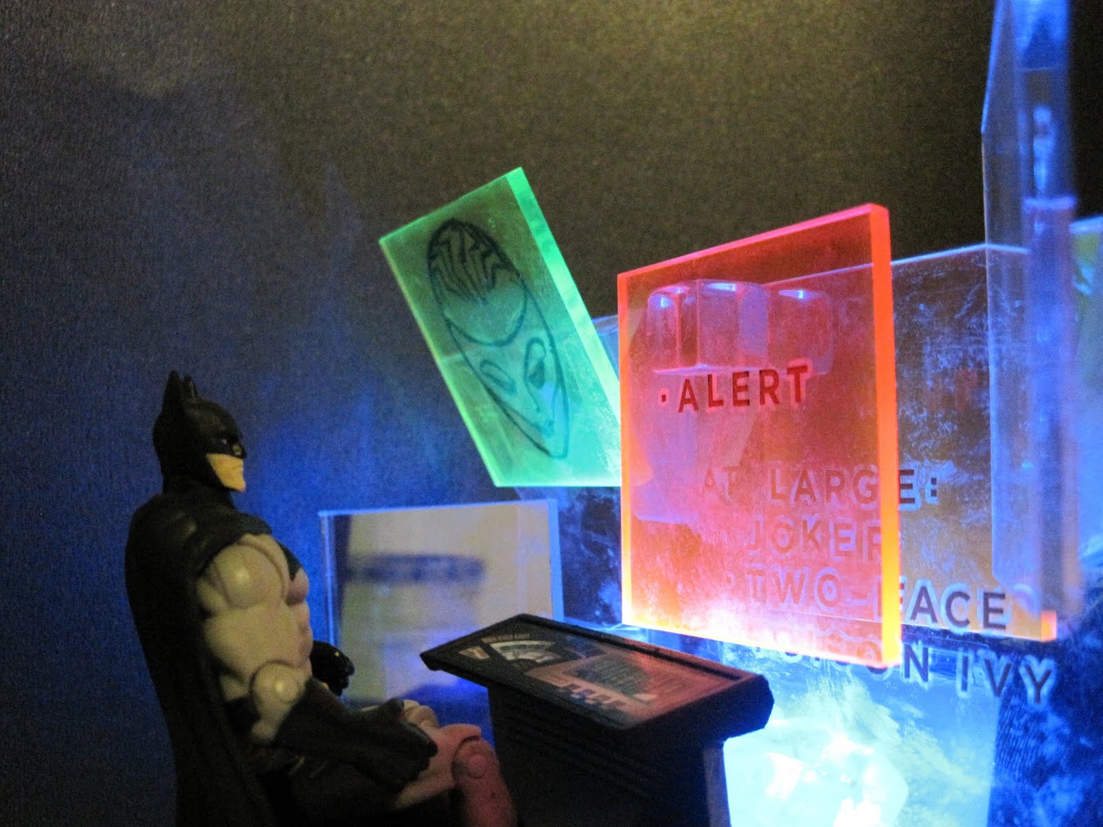 Toy Remix: Custom: DCIH Scale Bat-Computer