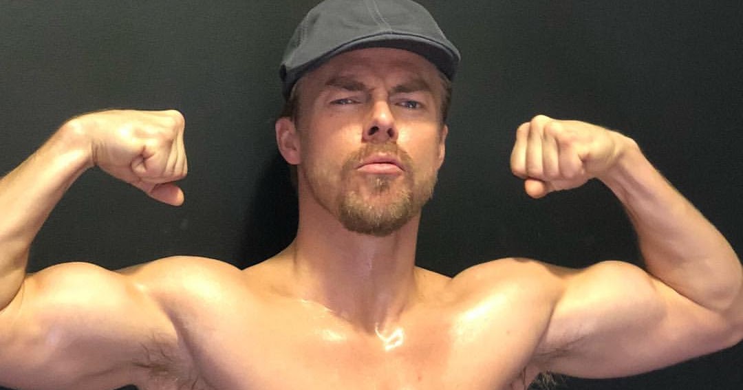 Alexis_Superfan's Shirtless Male Celebs: Derek Hough shirtless workout ...