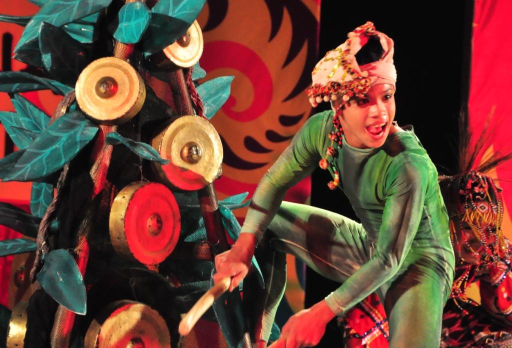 iLoveSMdavao: Kapt Tomas, Madayaw win Sayaw Mindanao 2011!