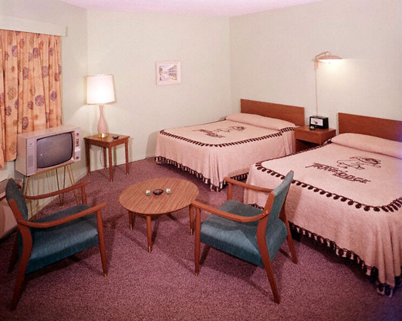 44 Cool Pics Show Bedroom Interior of the 1950s and '60s American ...