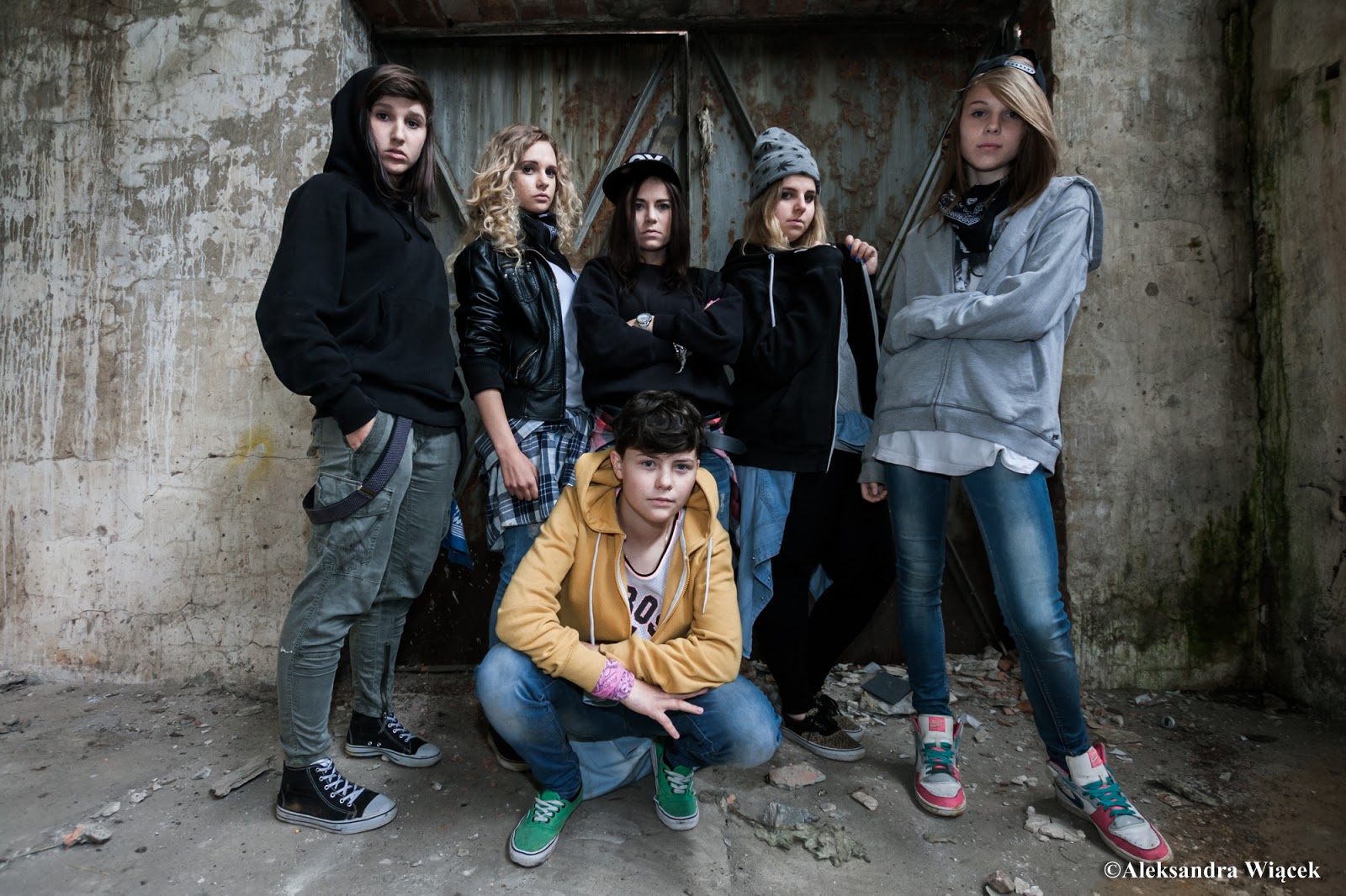 BIAŁY GARNITUR: Bad dancer