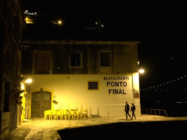 Jim's Loire: Restaurant Atira-te-ao-rio, Almada, Lisbon