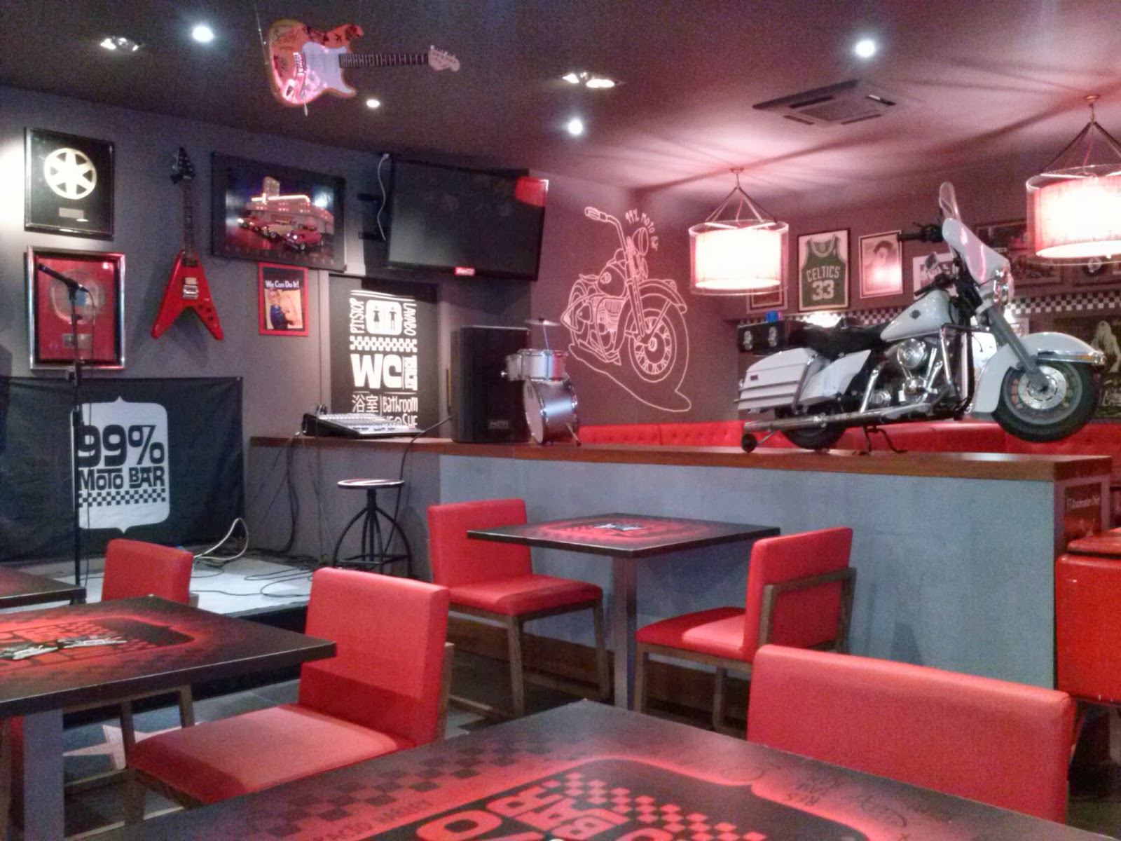 Salimos un rato... ¿Te apuntas? Blog de ocio: 99% MOTO BAR