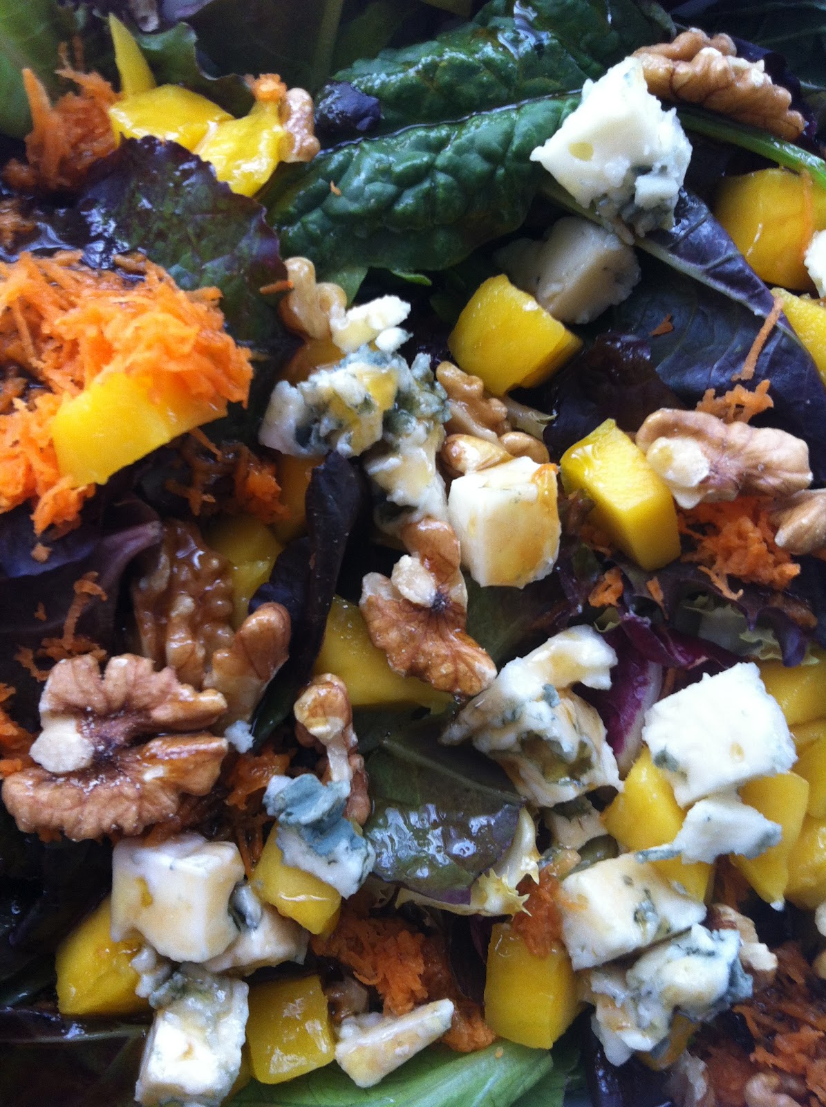 Las recetas de Martuka: Ensalada De Brotes Con Mango Y Nueces