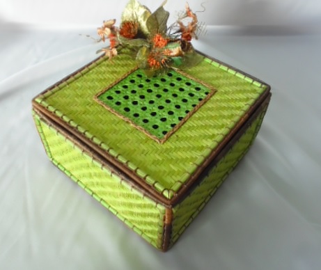 INFO KRAF: ANYAMAN BULUH PRODUK KRAF SABAH