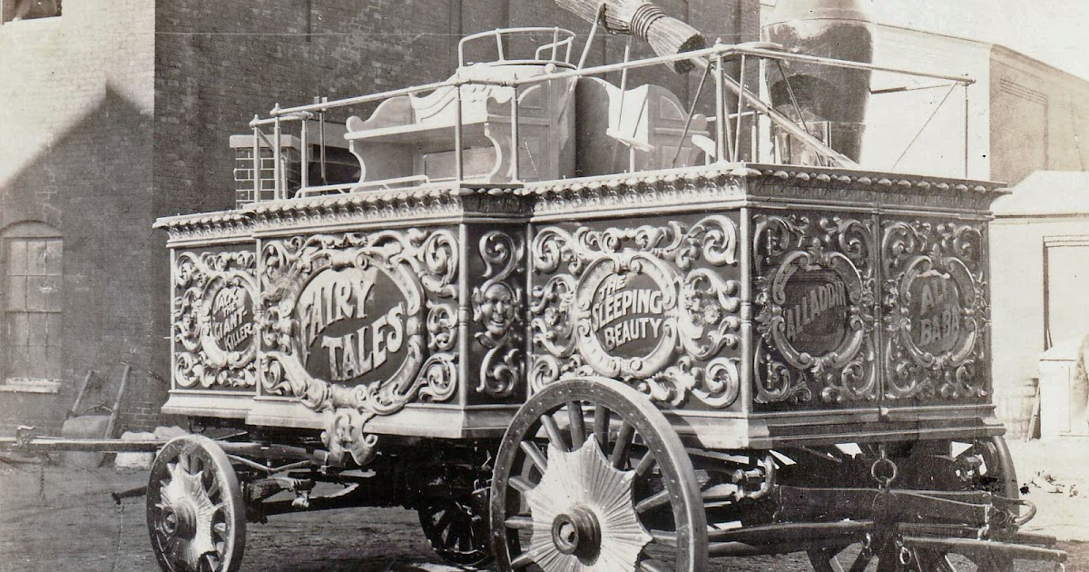 Buckles Blog: #2 Parade Wagons