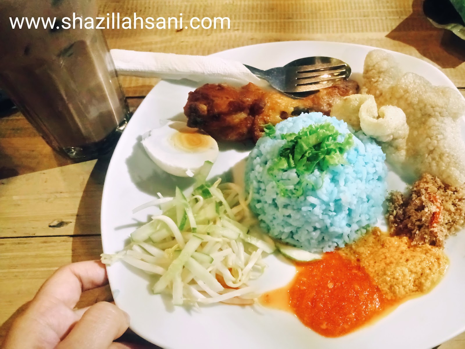 Shazillah Sani: KUEH Cafe Seksyen 13 Shah Alam
