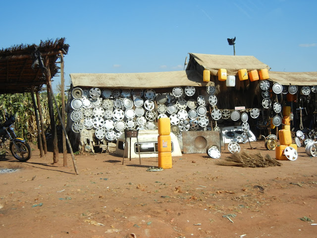 Leo in Malawi: Lilongwe - On the way to Likuni hospital - Other