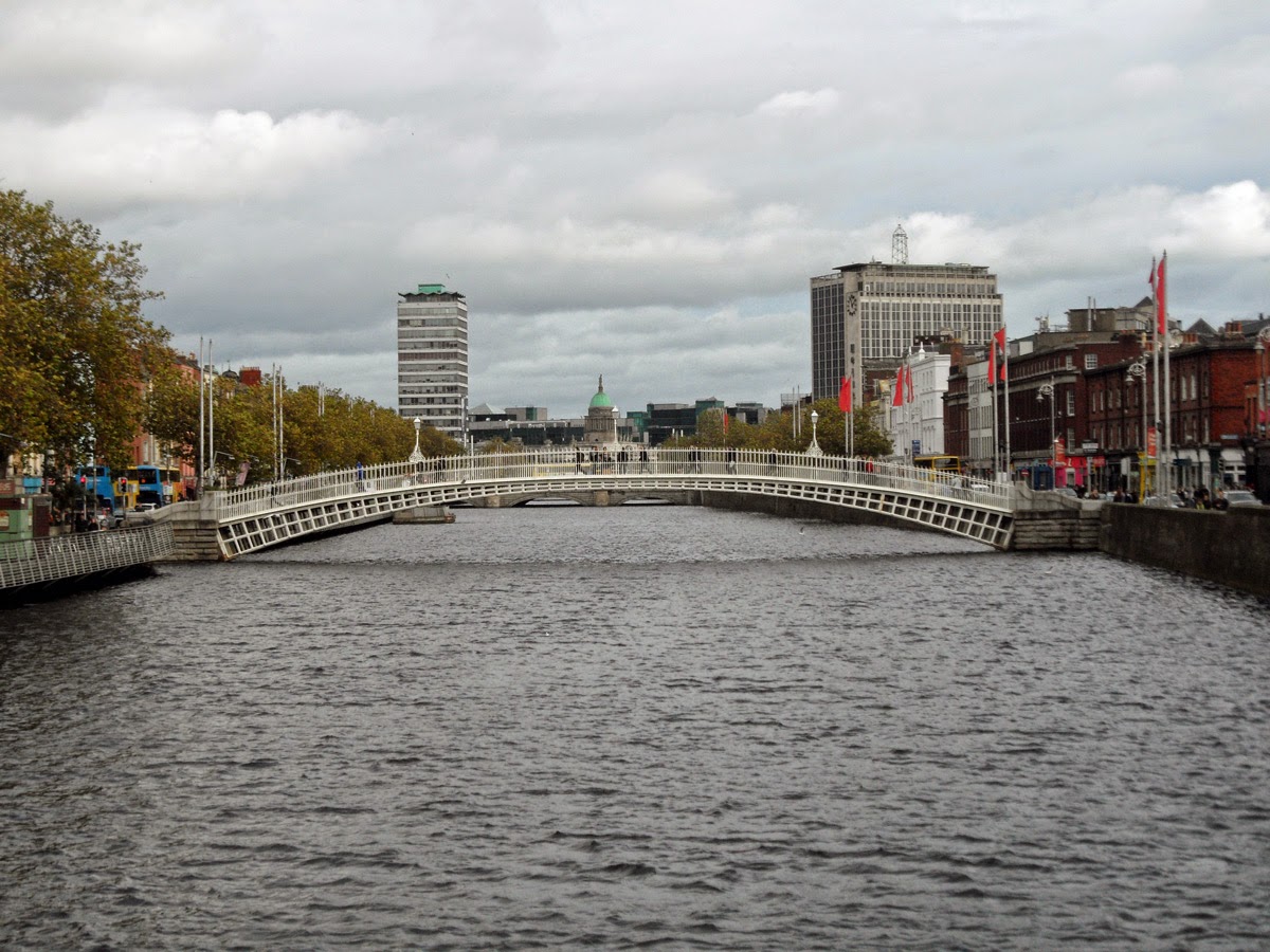 The Happy Pontist: Irish Bridges: 1. Ha'penny Bridge, Dublin