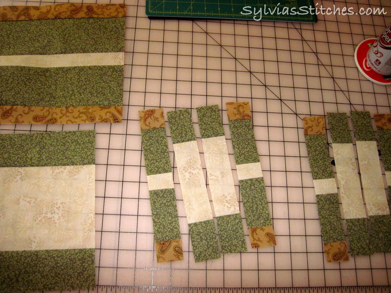 FNWF - Maze Table Runner - Sylvia's Stitches