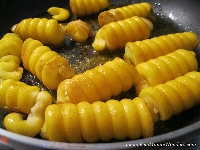 Curly Roasted Potatoes : Using The Potato Spiral - Few Minute Wonders