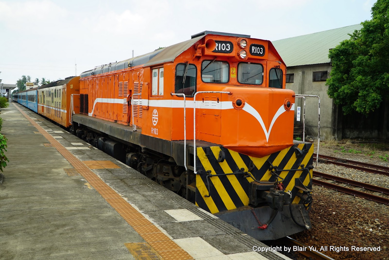 Blair's 鐵道攝影: R103柴電機車 / TRA R103 Diesel-electric Locomotive