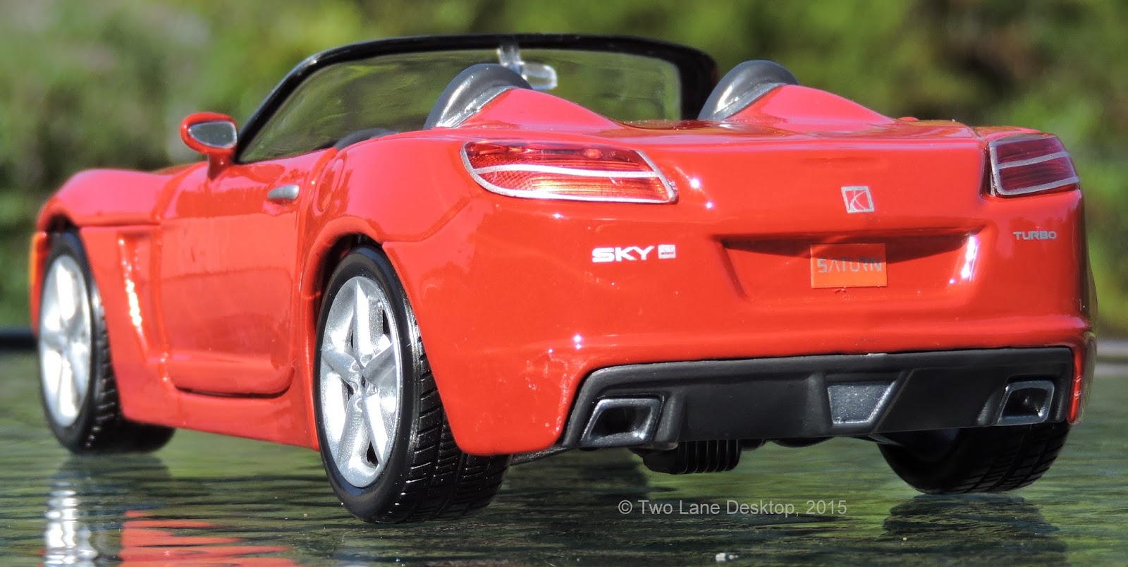 Two Lane Desktop: Maisto and Matchbox Pontiac Solstice coupe and ...