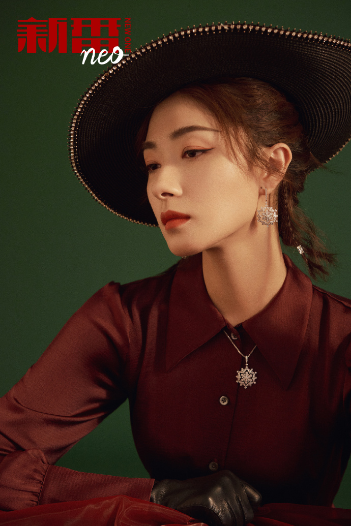 China Entertainment News: Wan Qian poses for photo shoot