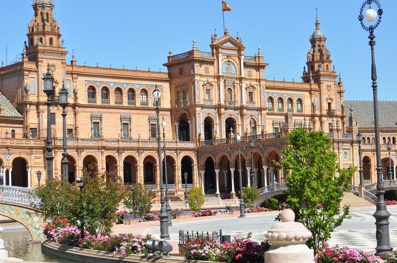 Regards ailleurs: Séville, l'Andalouse...