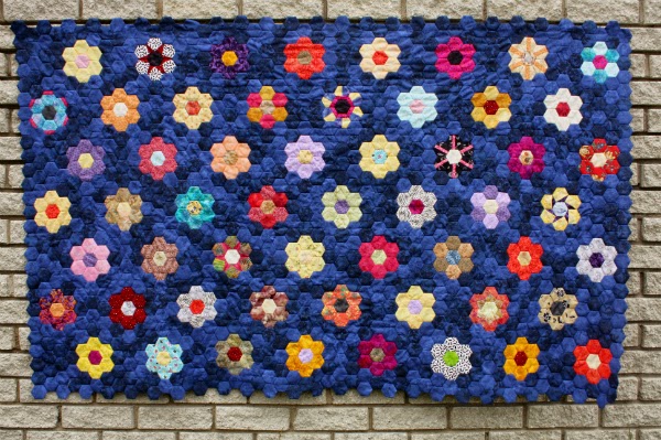 Devoted Quilter: TGIFF - The EPP Hexagon Edition!