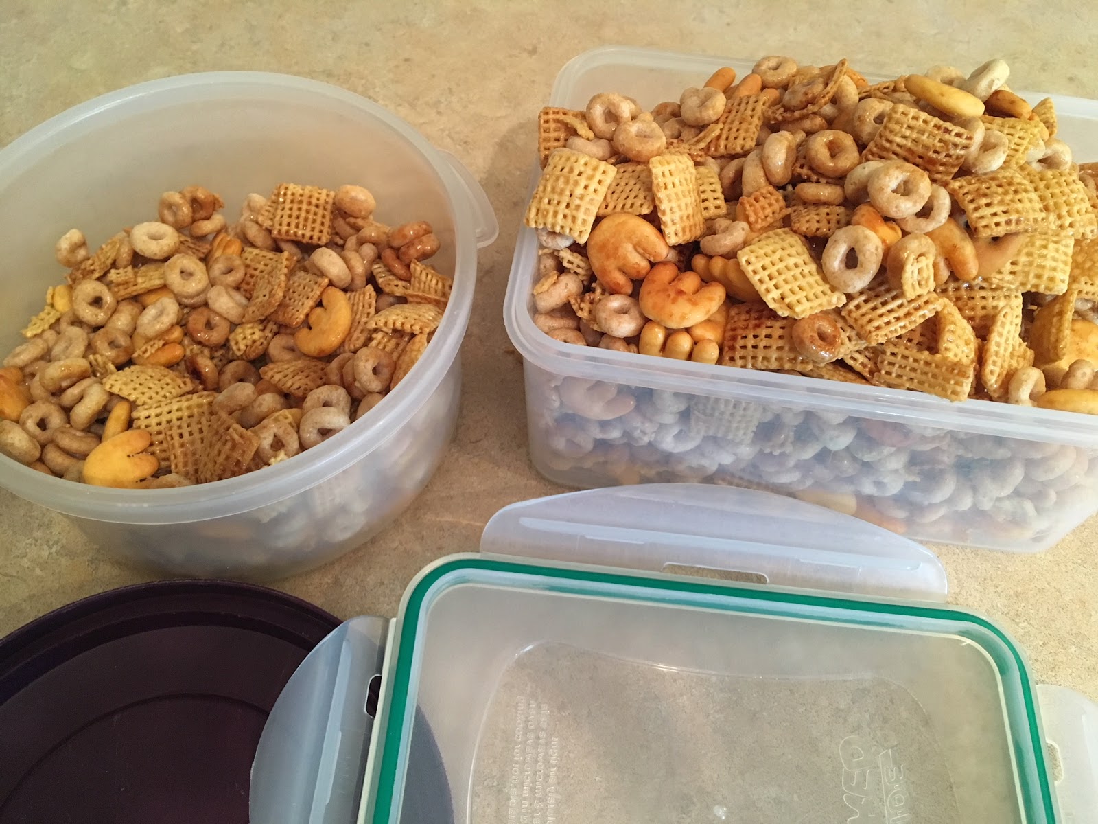 Funky Frugal Mommy: Quick and Easy Snack Mix Recipe