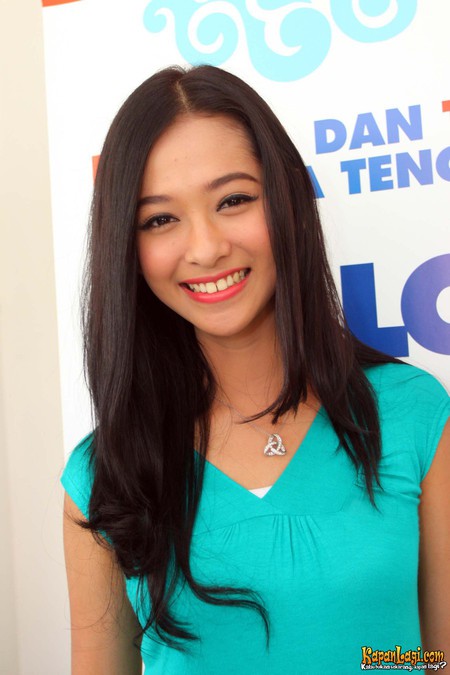 KHUSUS FOTO ARTIS: foto poppy bunga