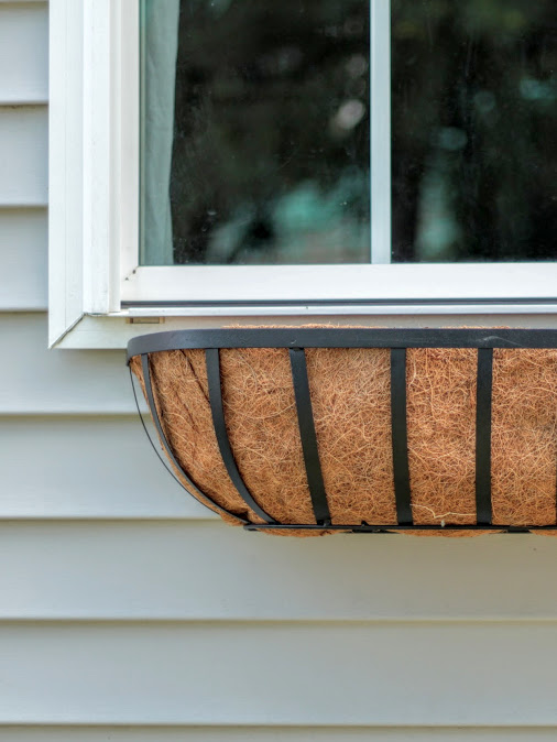 Our Backyard: Quick and Easy FULL Window Boxes - Made by Carli